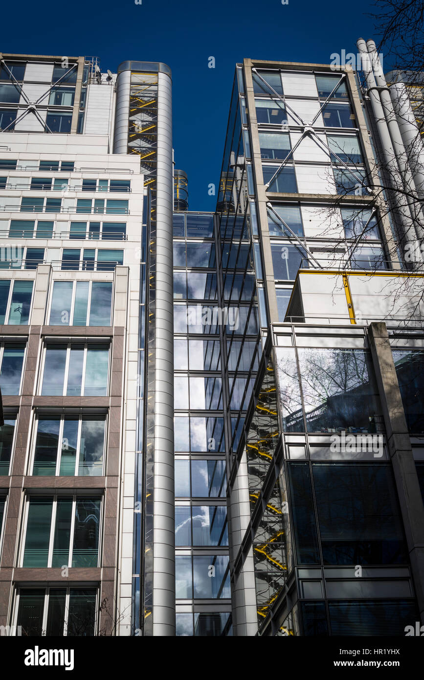 Commercial corporate building, London Wall, City of London, England, UK ...