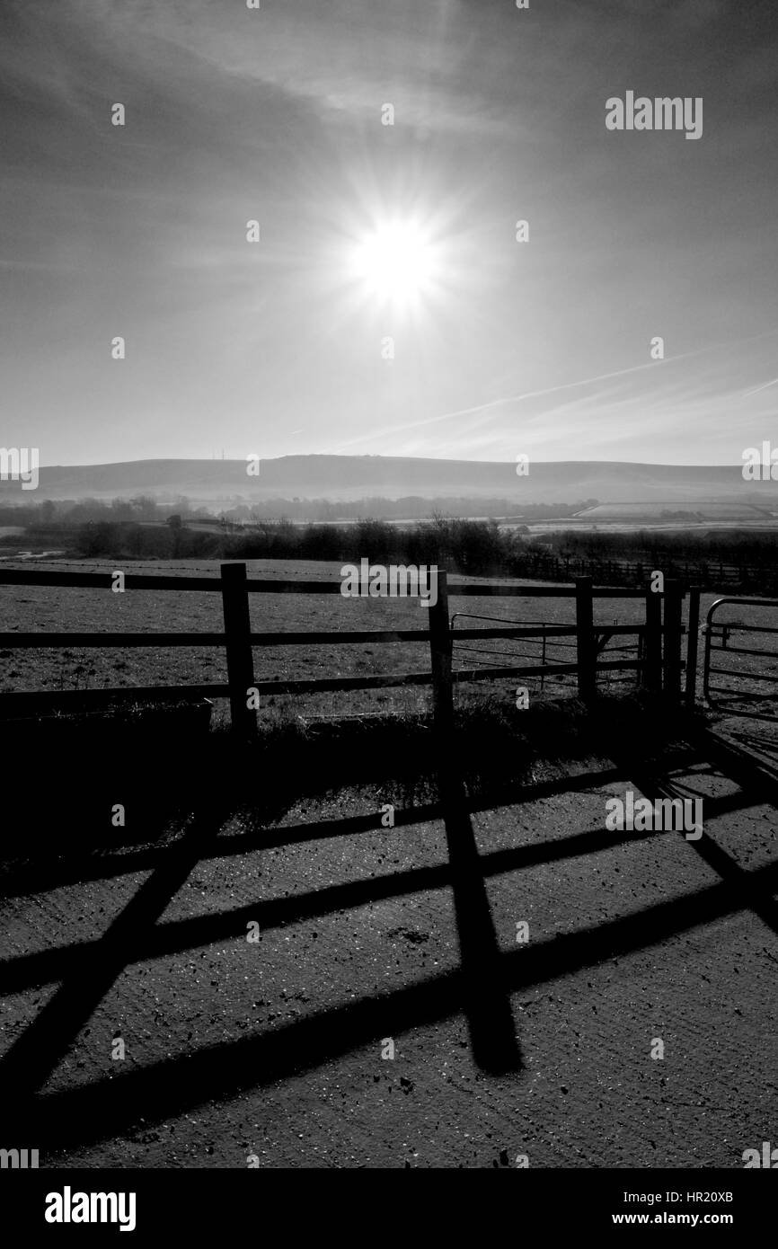 Urban scene fence hi-res stock photography and images - Alamy