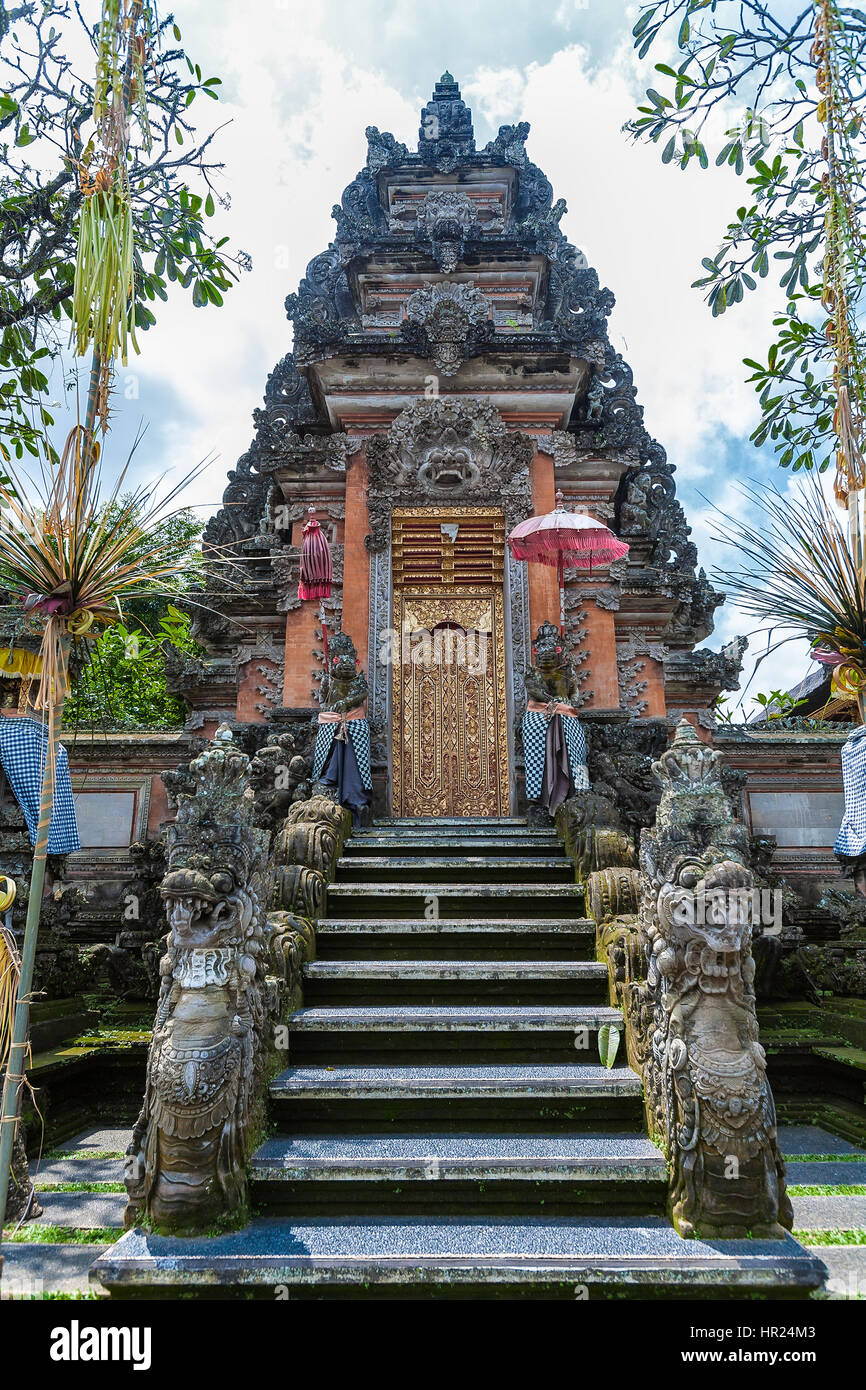 UBUD, INDONESIA - AUGUST 29, 2008: Ancient hindu temple with stone ...