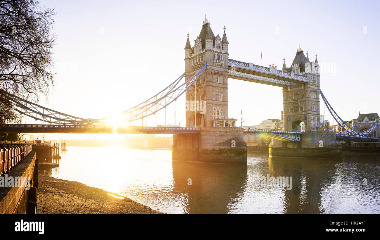 Panoramic view of the Thames and Tower Bridge at sunrise, London, UK ...