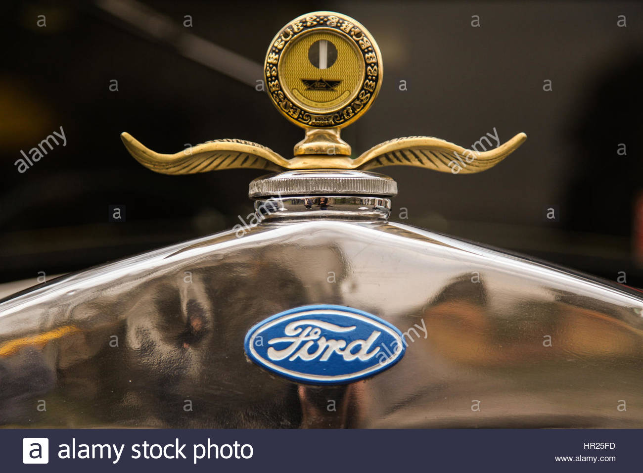 Old Style Ford Logo Stock Photos & Old Style Ford Logo Stock Images - Alamy
