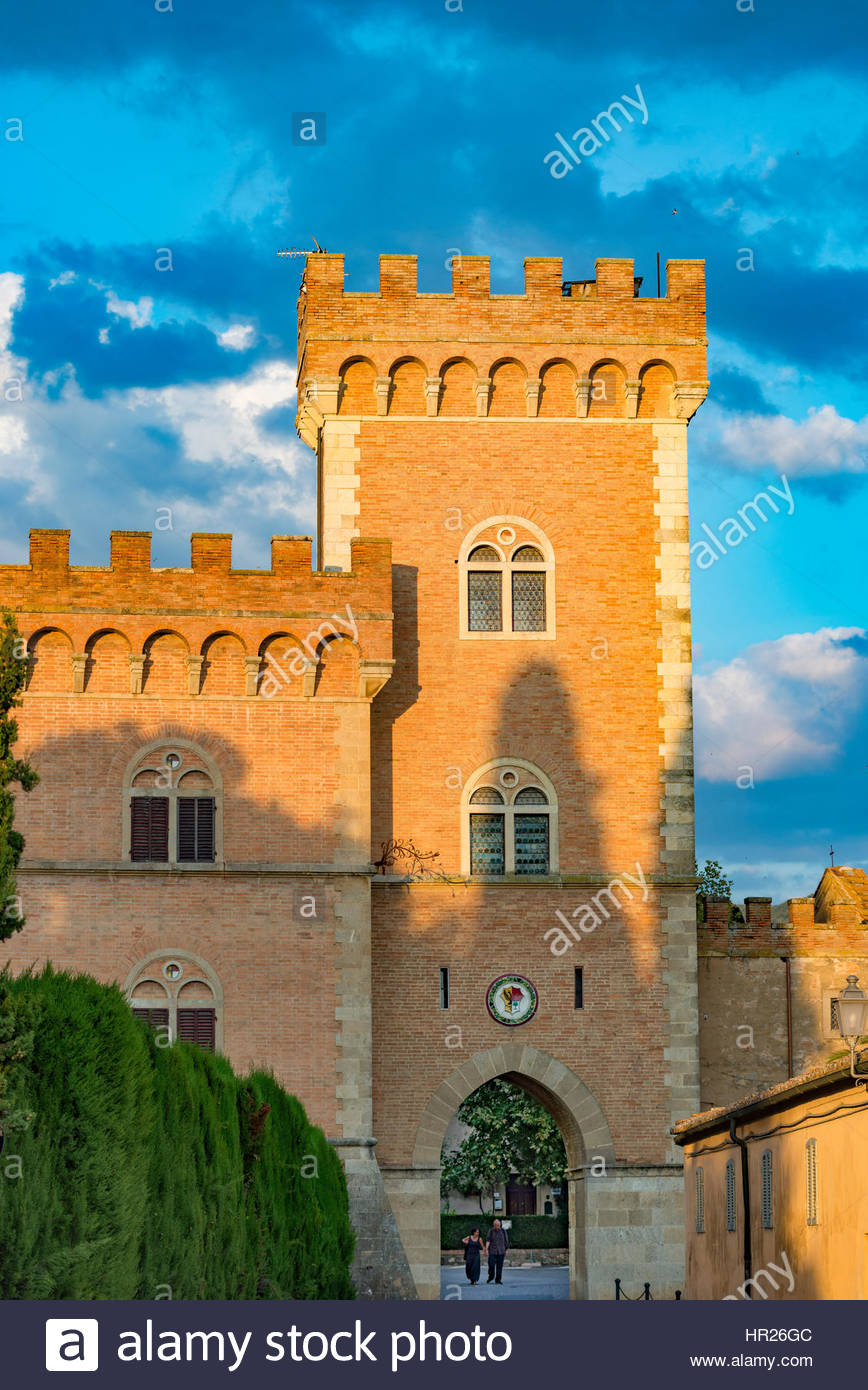 Italy Medieval Castle Turret Stock Photos & Italy Medieval Castle ...