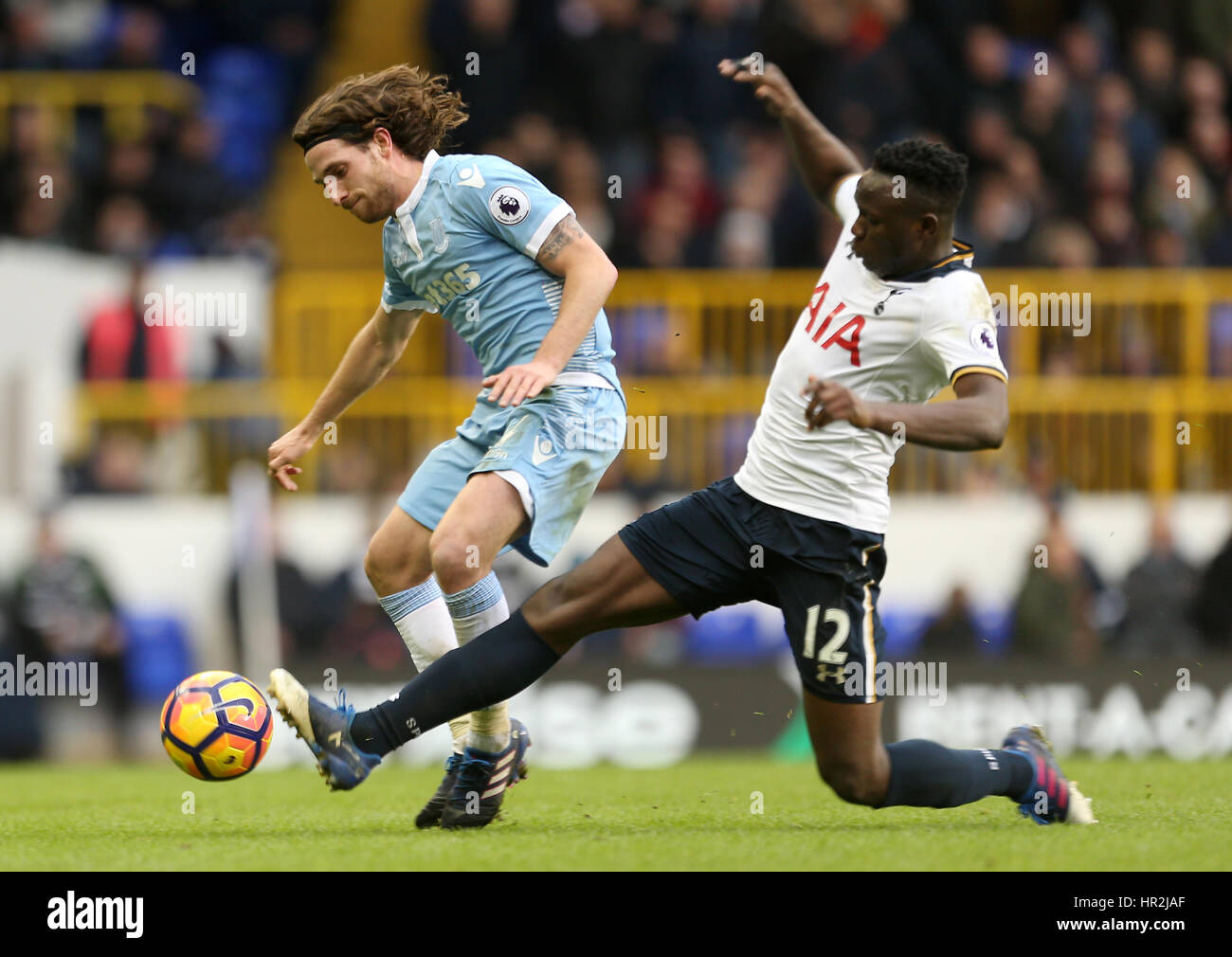 Stoke City's Joe Allen (left) and Tottenham Hotspur's Victor Wanyama ...