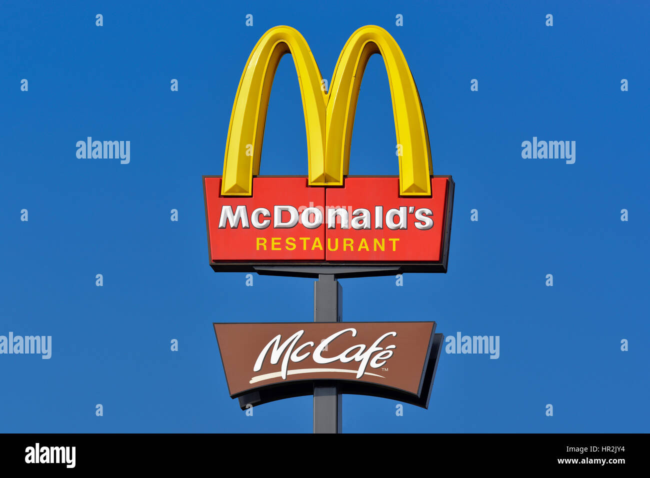 Close up mcdonalds sign hi-res stock photography and images - Alamy