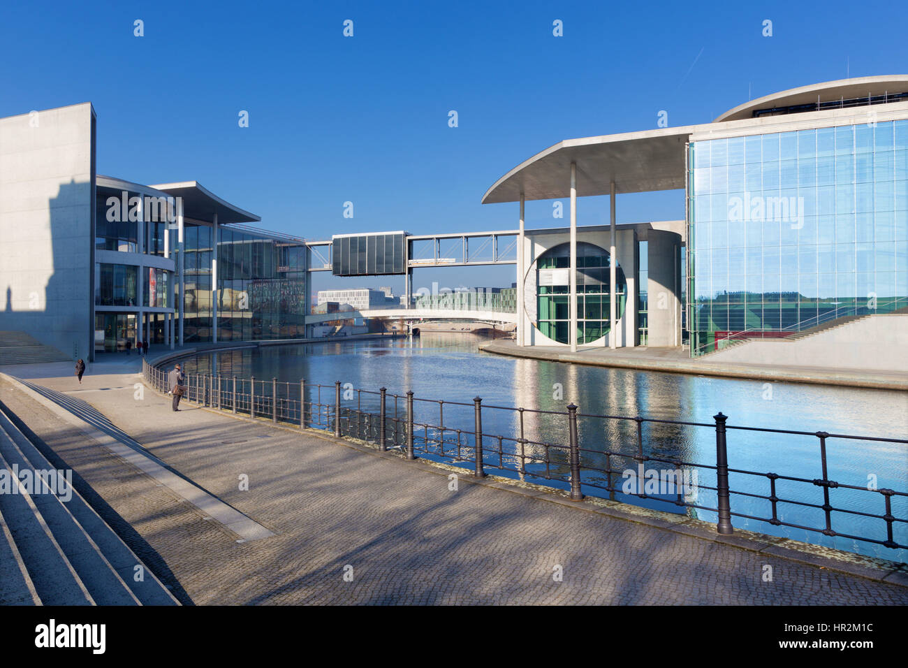 Modern government building hi-res stock photography and images - Alamy