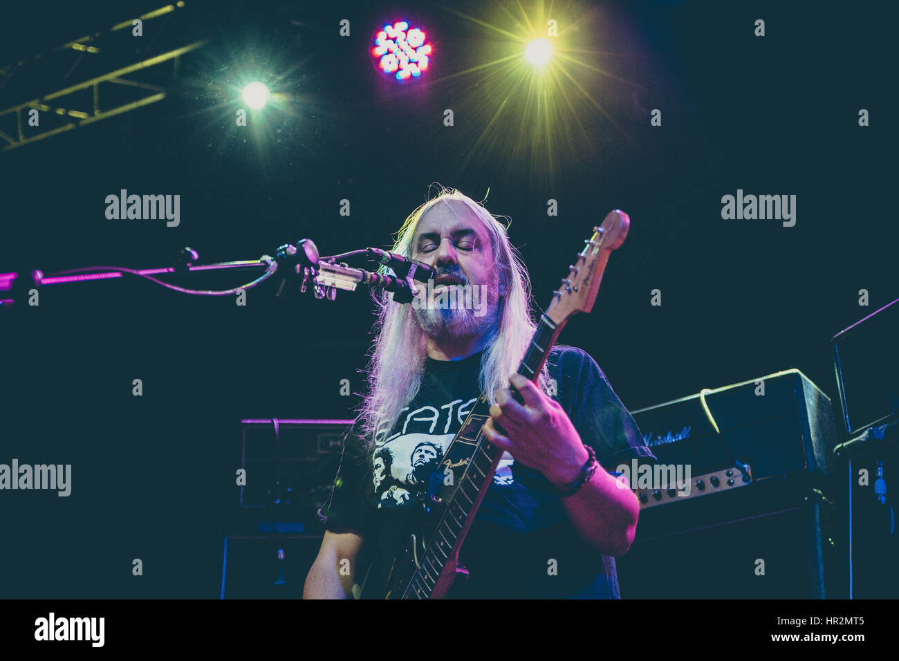 Dinosaur jr rock band hi-res stock photography and images - Alamy