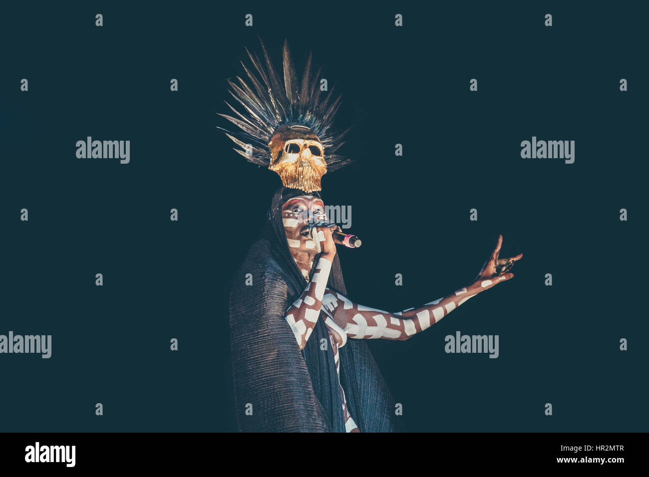 Grace jones singer hi-res stock photography and images - Alamy