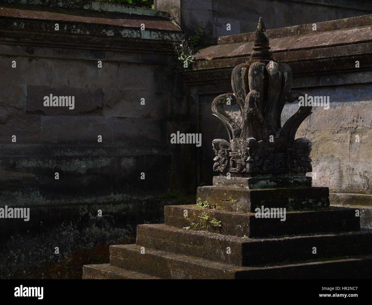 Balinese temple architecture hi-res stock photography and images - Alamy