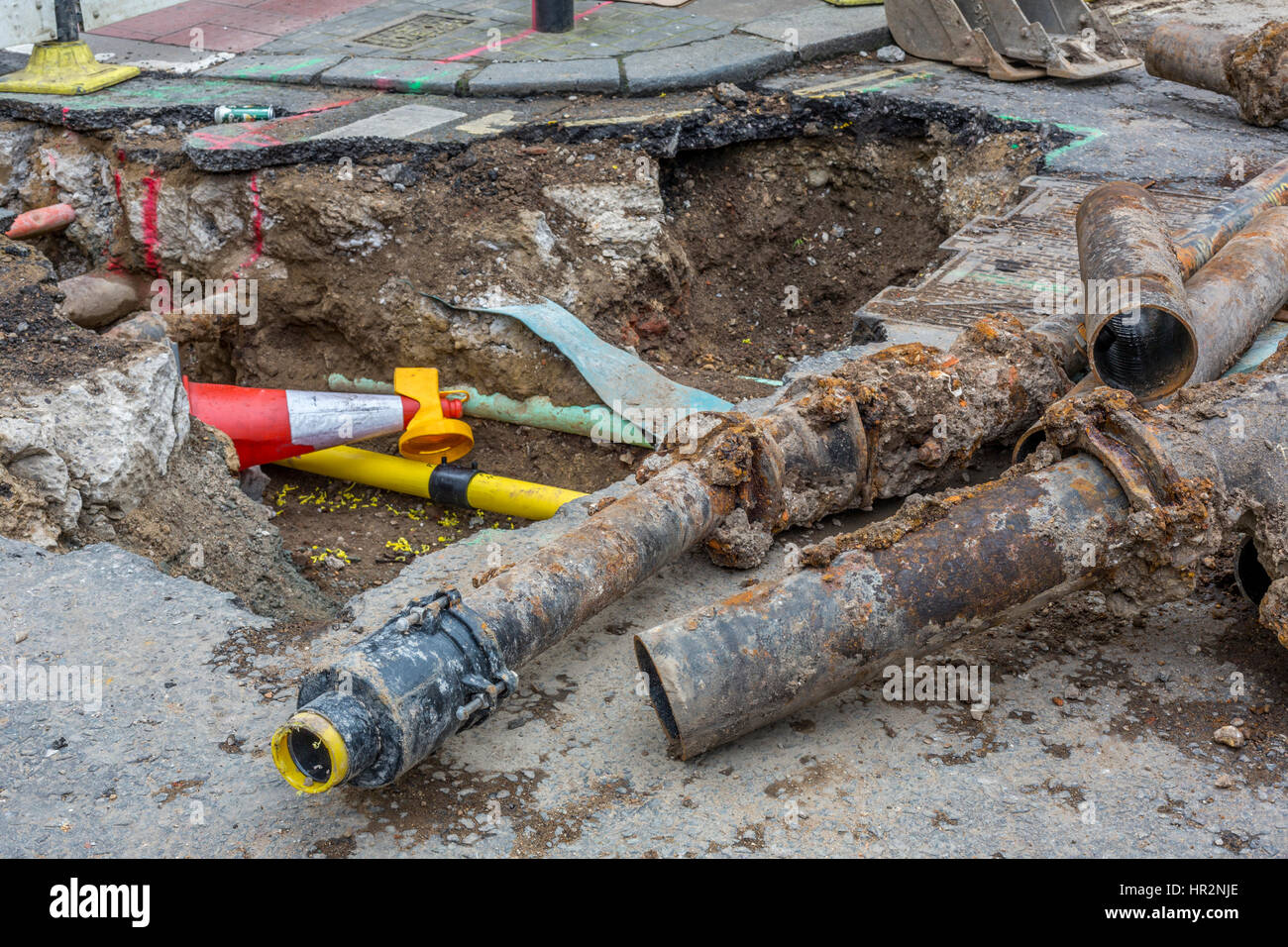 Replacement of pipes hi-res stock photography and images - Alamy