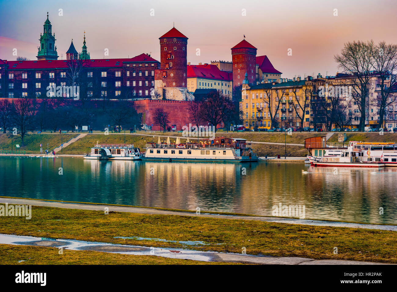 Royal castle of the Polish kings on the Wawel hill Stock Photo - Alamy
