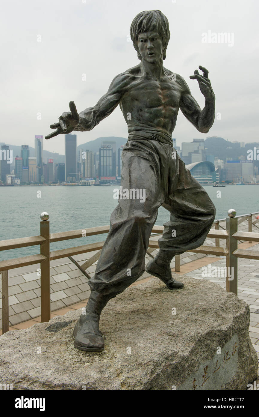 Bruce lee statue hi-res stock photography and images - Alamy