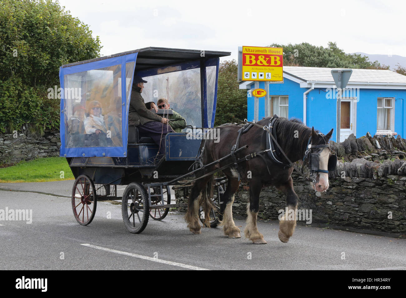 Horse And Cart Ireland High Resolution Stock Photography and Images - Alamy