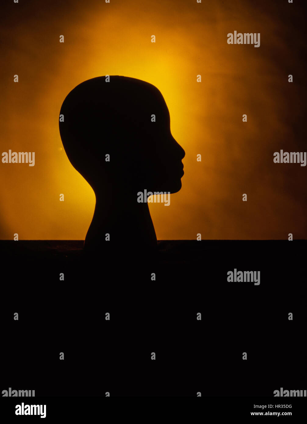 Silhouettes. Mountain range, parched desert Stock Photo - Alamy