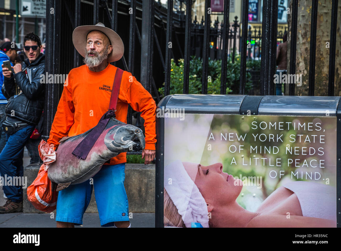 Deranged man on NYC street near World Trade Center gives fellow New ...