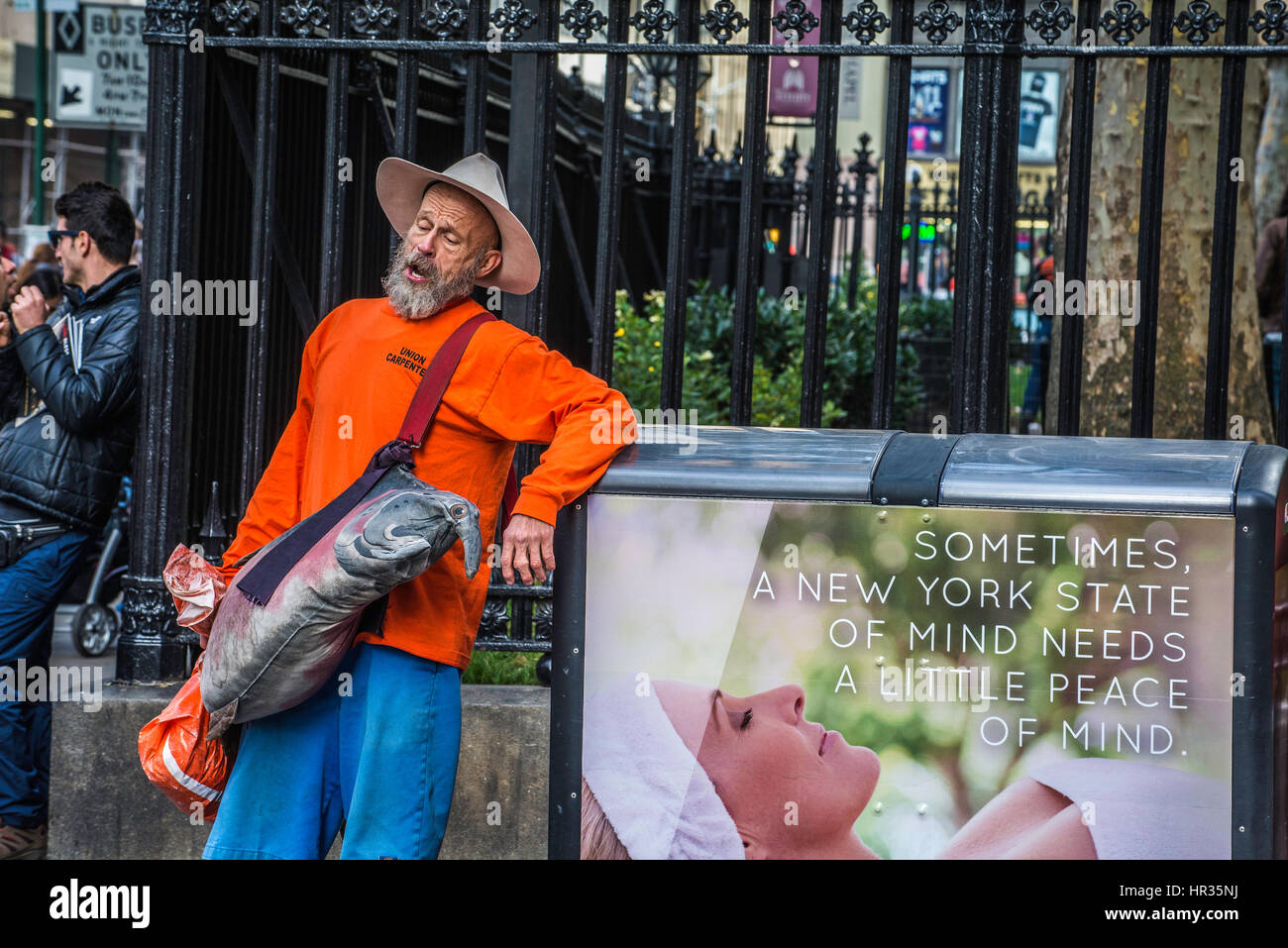Deranged man on NYC street near World Trade Center gives fellow New ...
