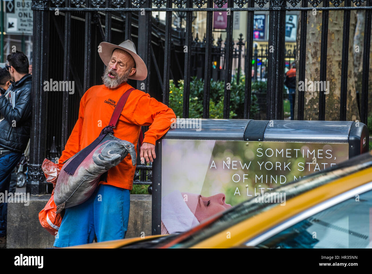 Deranged man on NYC street near World Trade Center gives fellow New ...