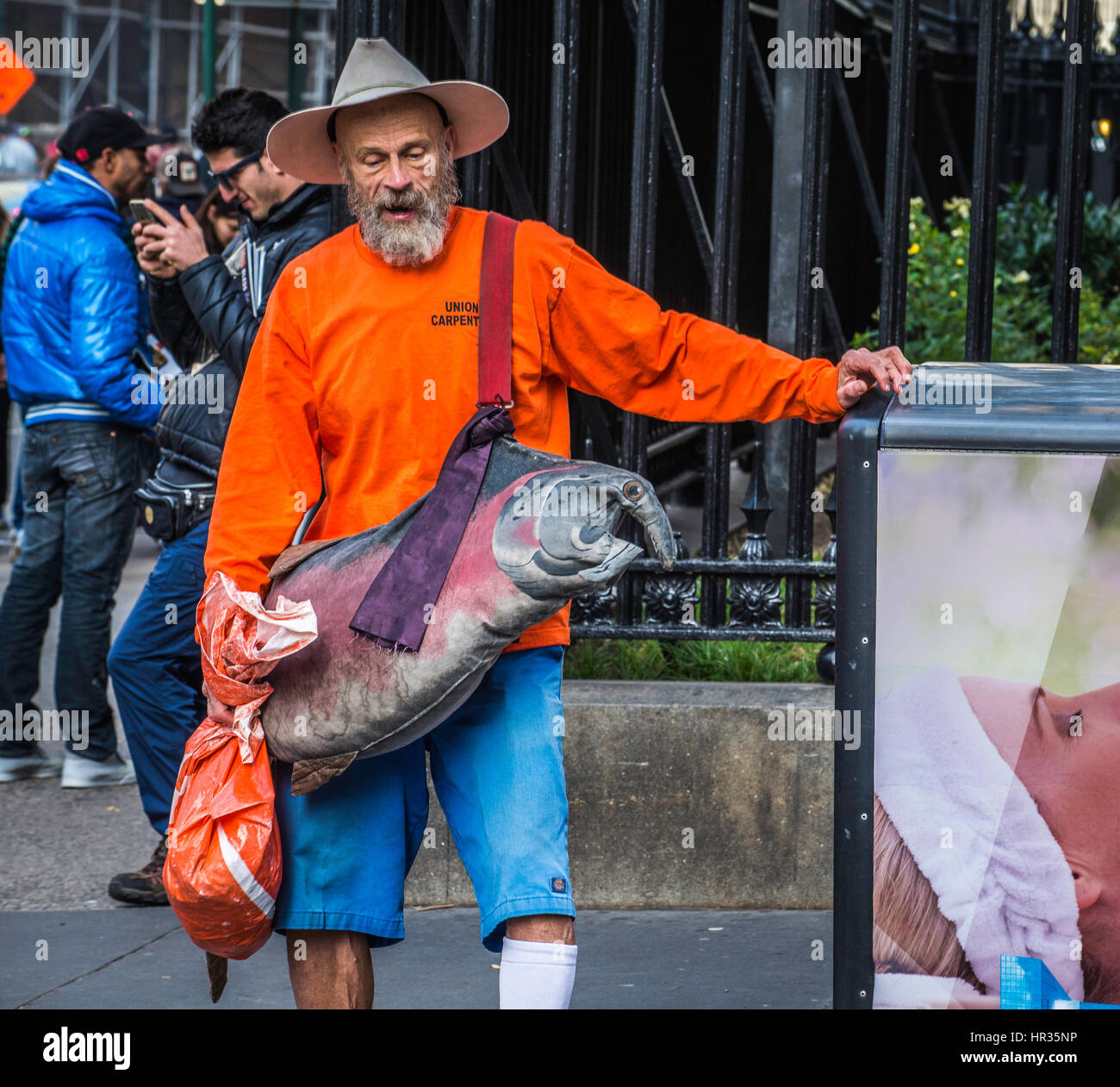 Deranged man on NYC street near World Trade Center gives fellow New ...