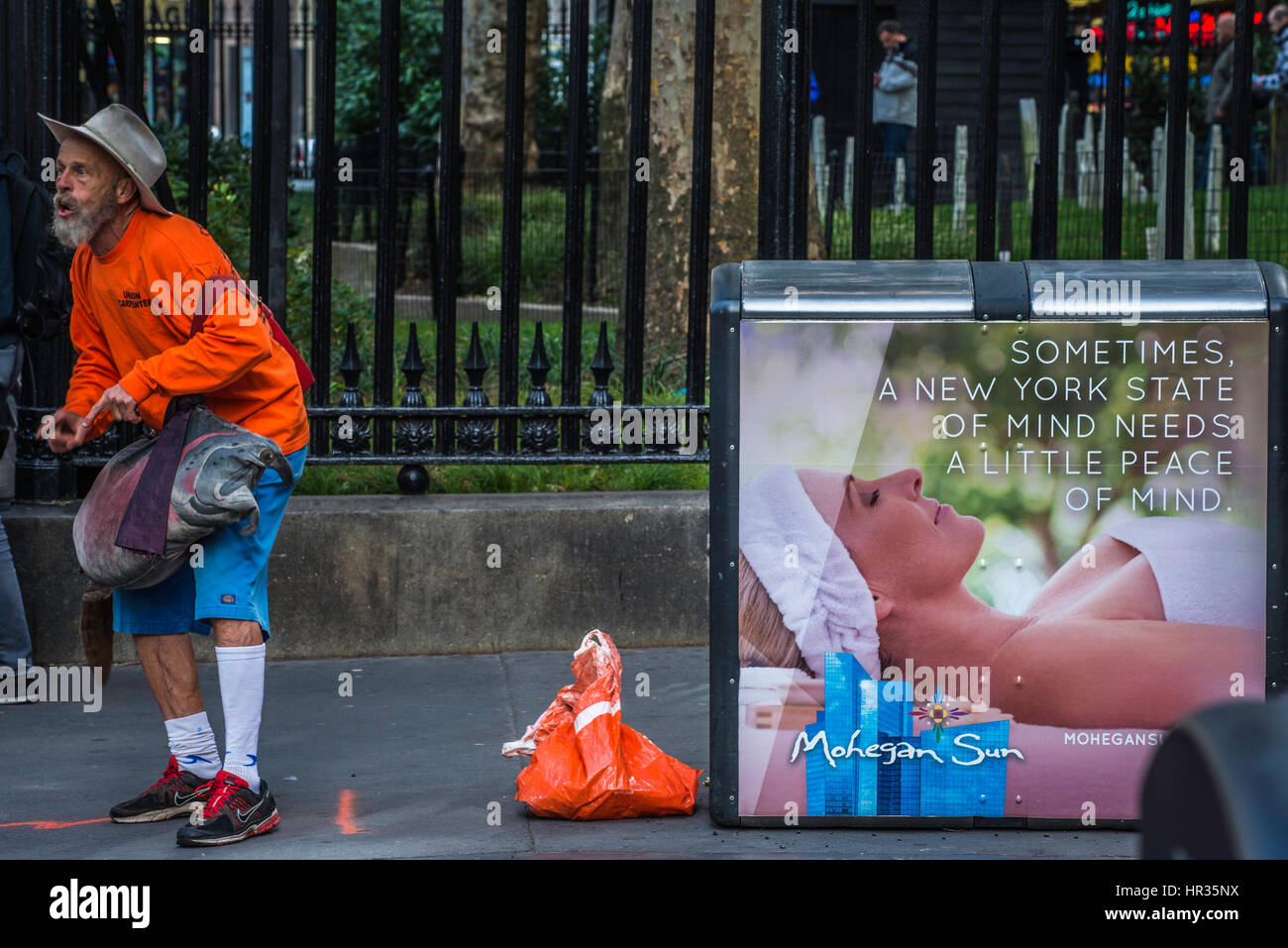 Deranged man on NYC street near World Trade Center gives fellow New ...