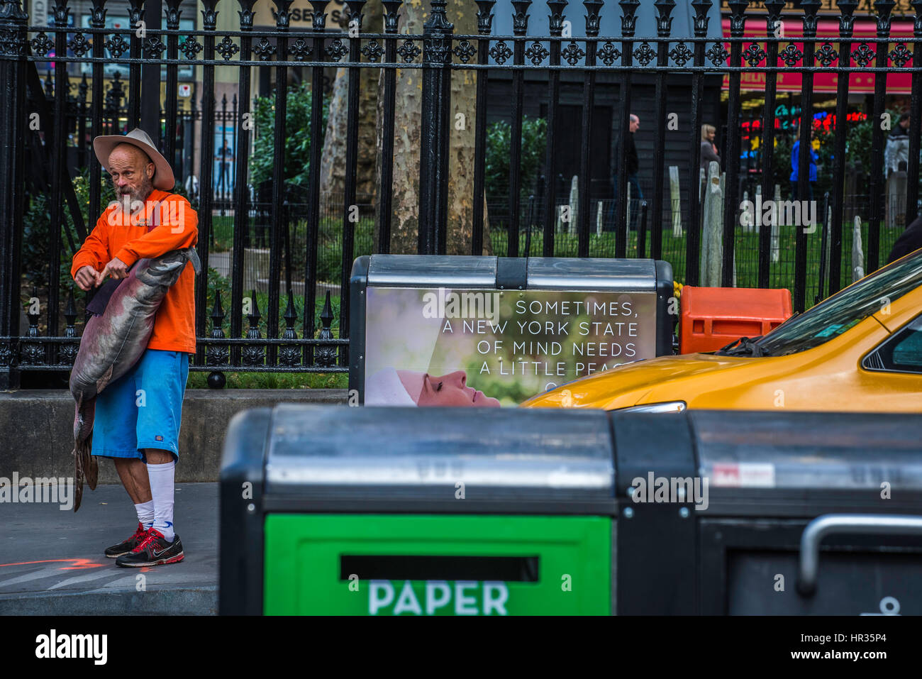Deranged man on NYC street near World Trade Center gives fellow New ...