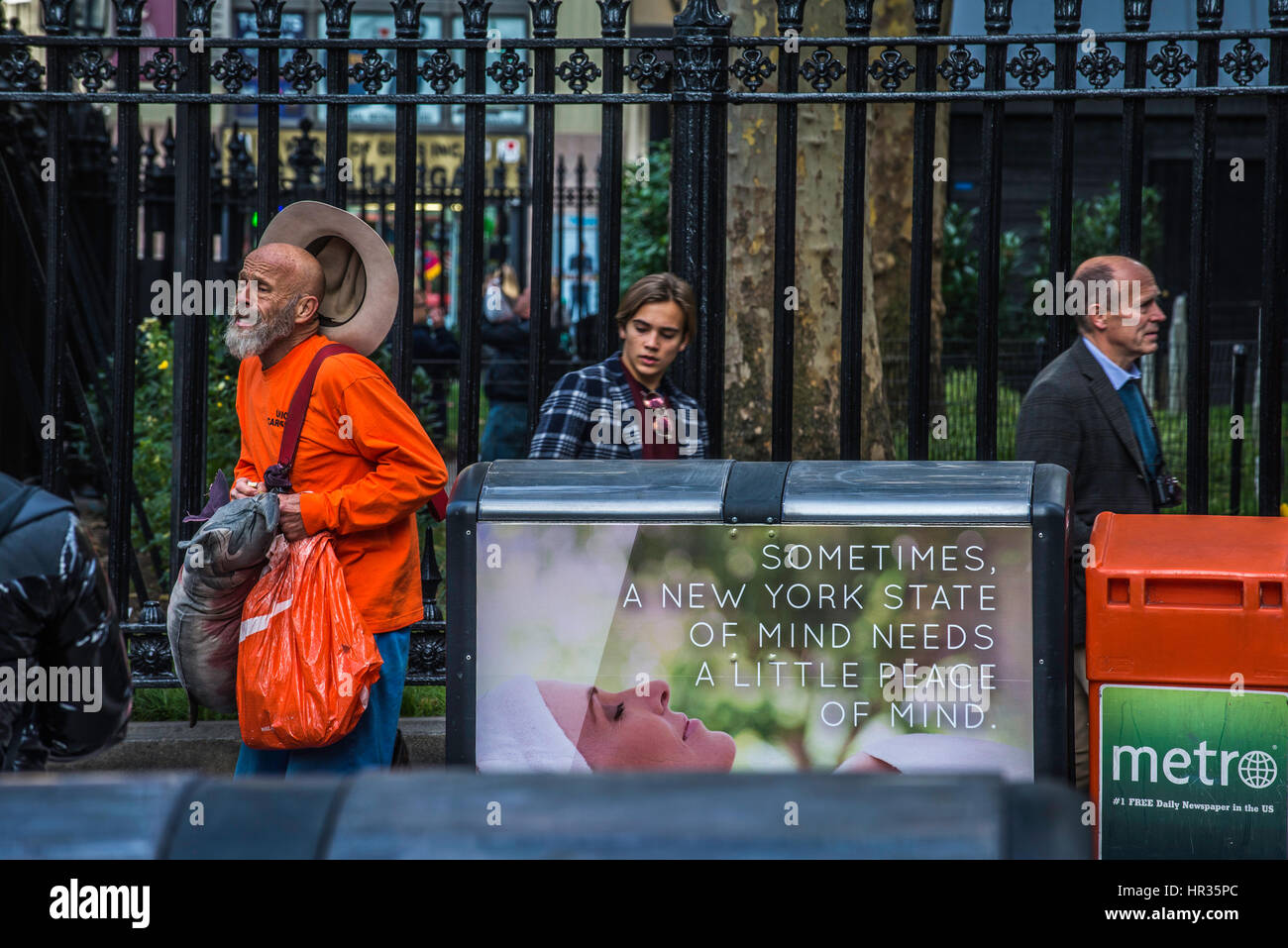 Deranged man on NYC street near World Trade Center gives fellow New ...