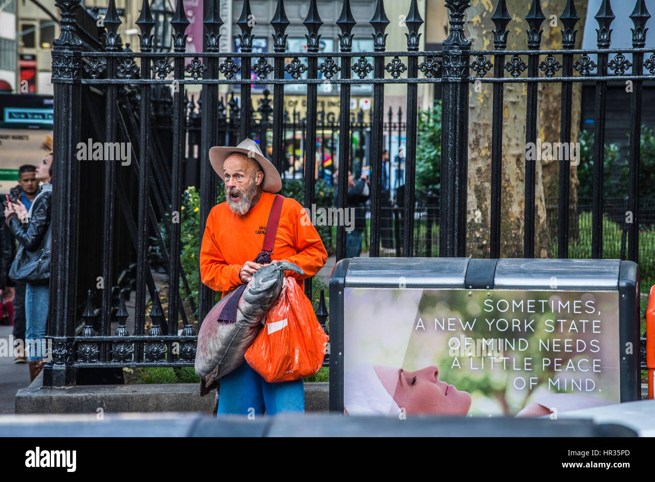 Deranged man on NYC street near World Trade Center gives fellow New ...