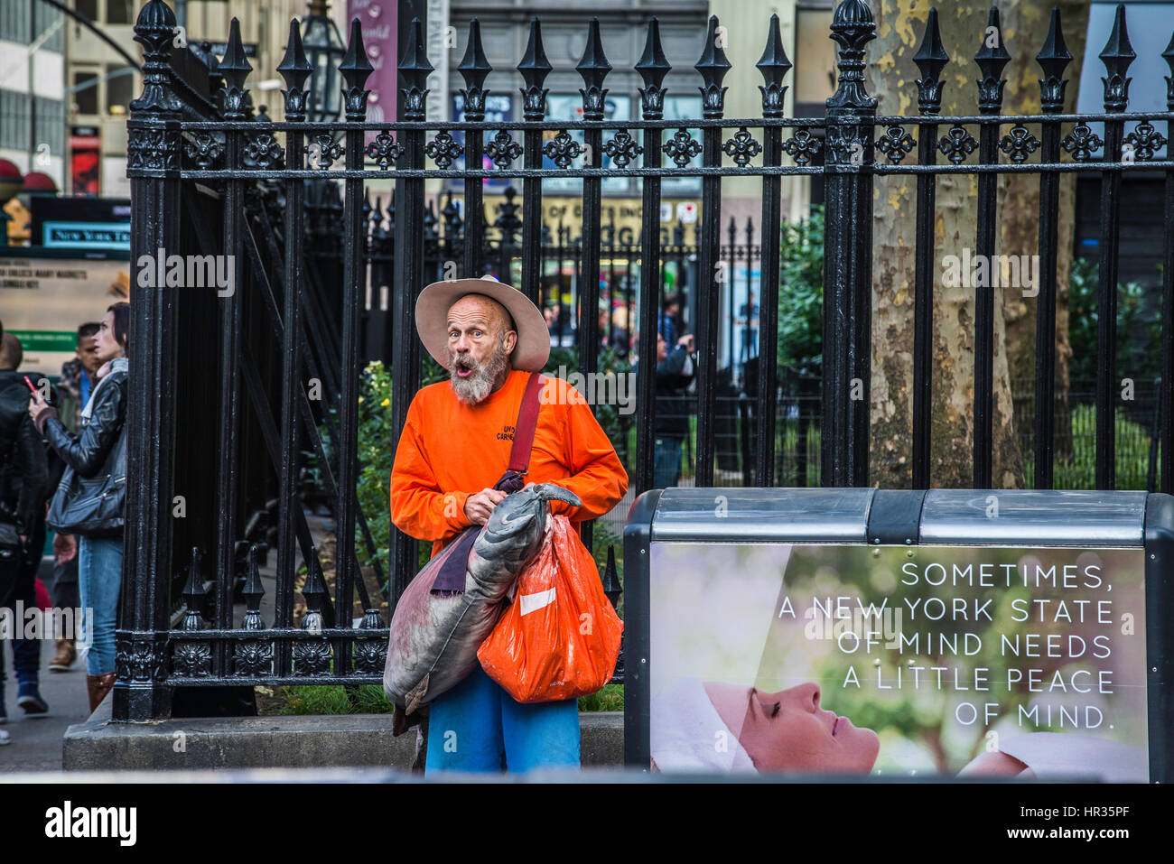 Deranged man on NYC street near World Trade Center gives fellow New ...
