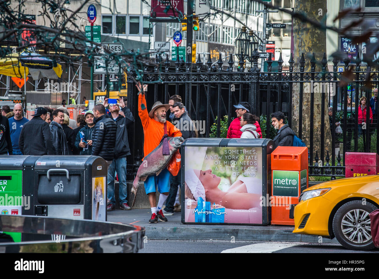 Deranged man on NYC street near World Trade Center gives fellow New ...