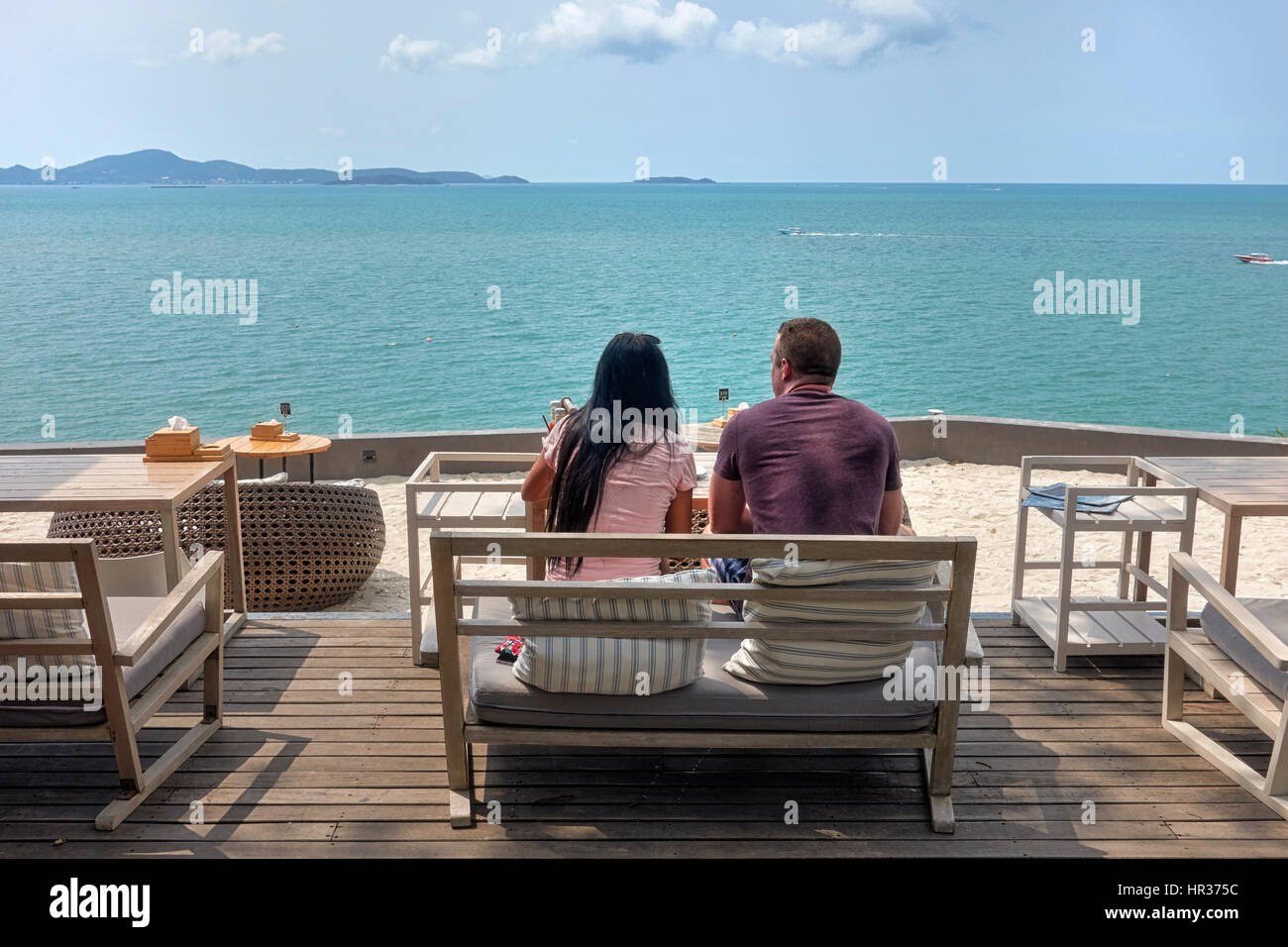 People looking over balcony hi-res stock photography and images - Alamy