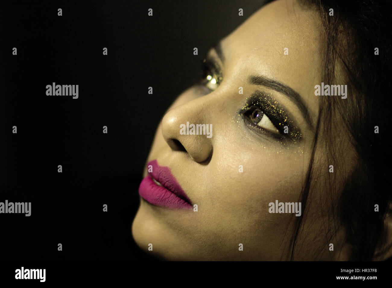 Top of head woman looking up hi-res stock photography and images - Alamy