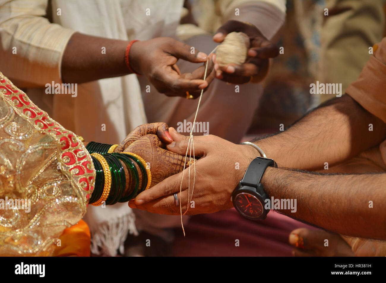 Indian Hindu wedding ritual Stock Photo - Alamy