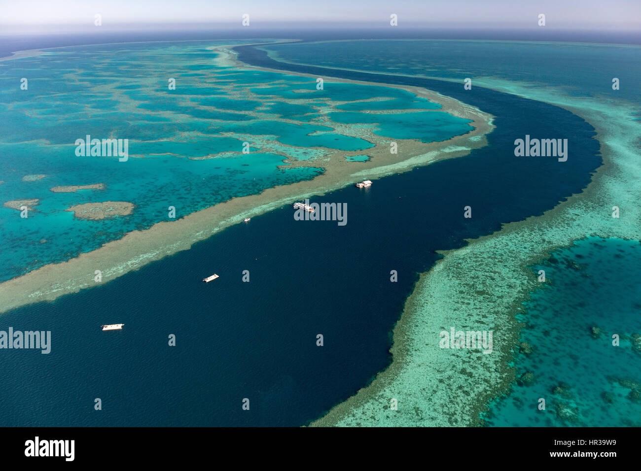Channel with leisure boats, Coral Reef, Hardy Reef, Outer Great Barrier ...