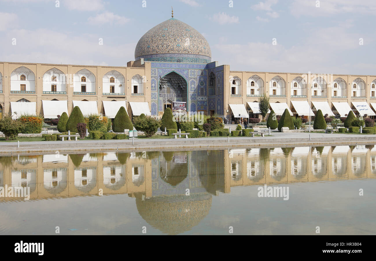 ISFAHAN, IRAN - OCTOBER 10, 2016: Lotfullah Mosque on Meydan-e Imam on ...