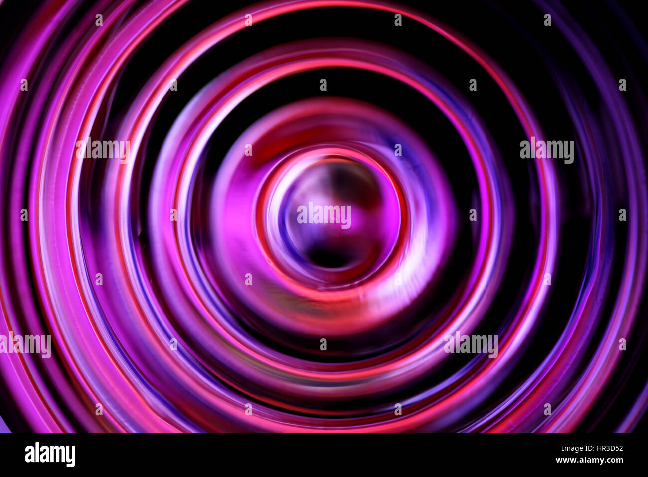 Dark concentric circles pattern hi-res stock photography and images - Alamy