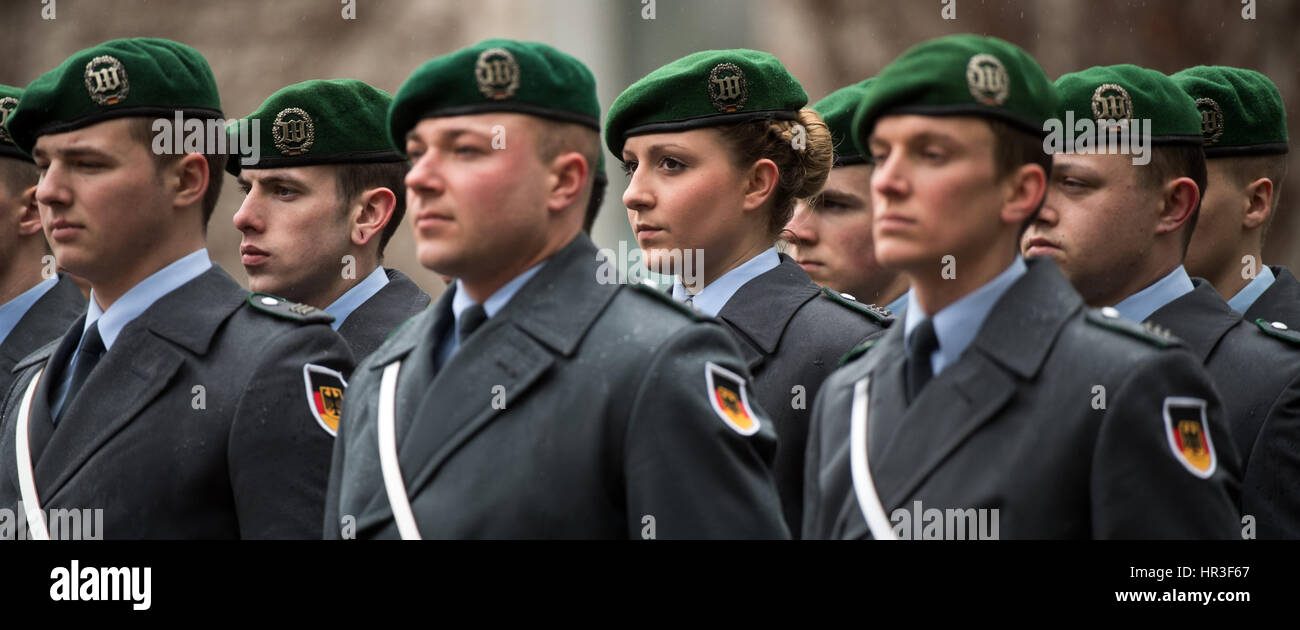 Berlin, Germany. 23rd Feb, 2017. Soldiers from a guard battalion ...