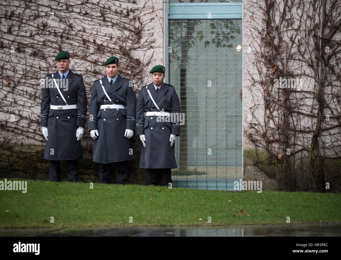 Berlin, Germany. 23rd Feb, 2017. Soldiers from a guard battalion ...