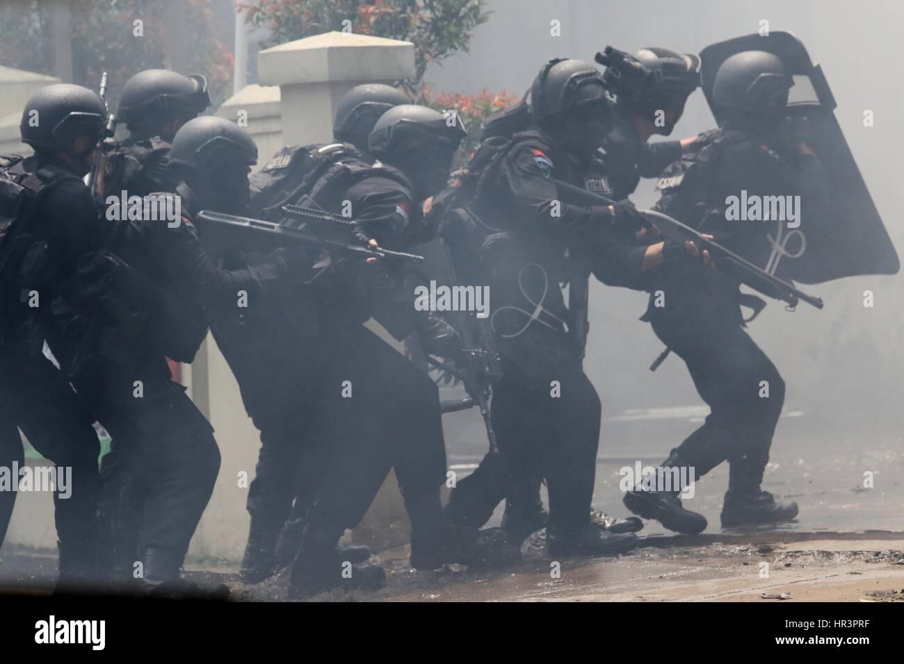Anti bomb squad hi-res stock photography and images - Alamy