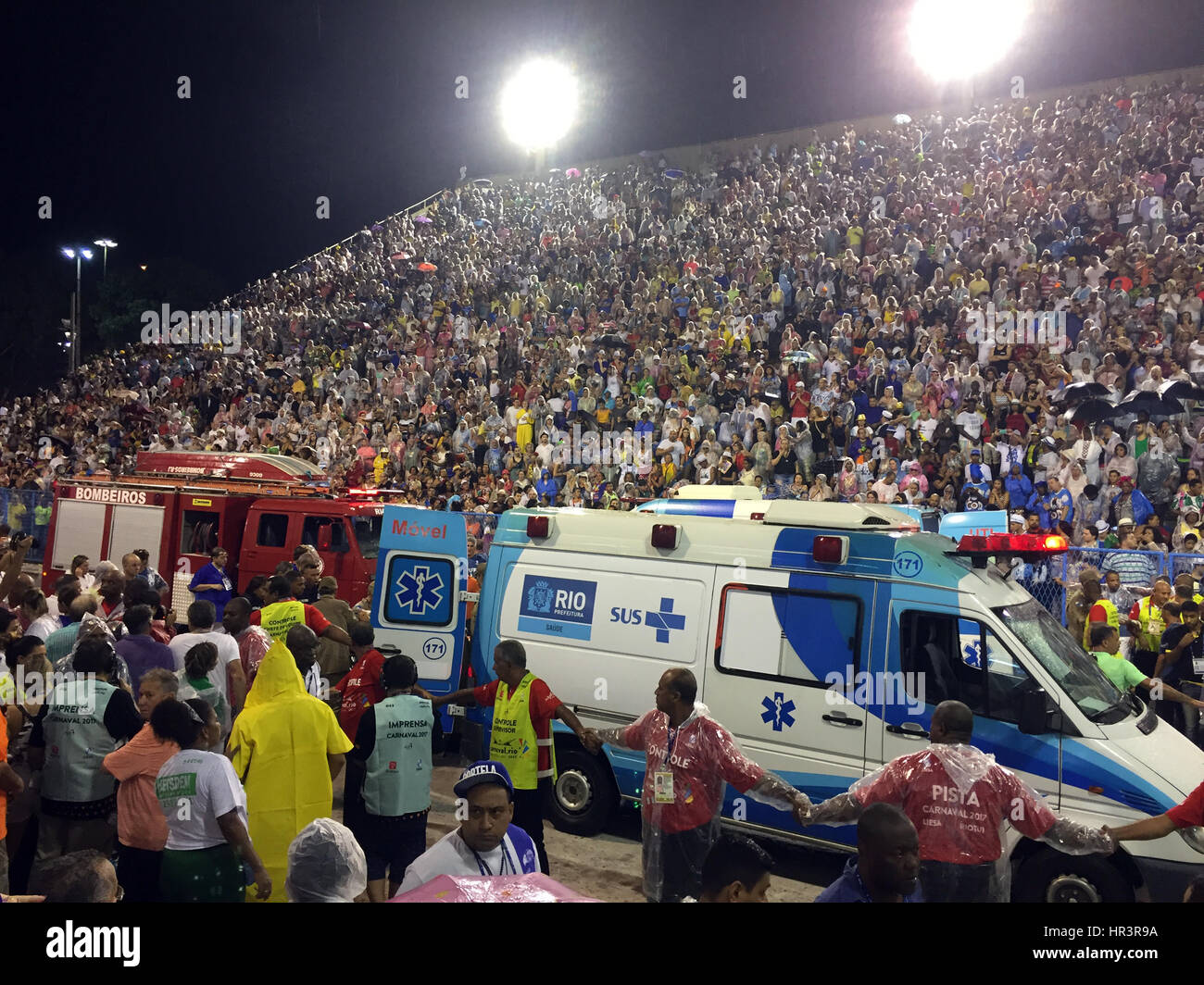 Rio ambulance hi-res stock photography and images - Alamy