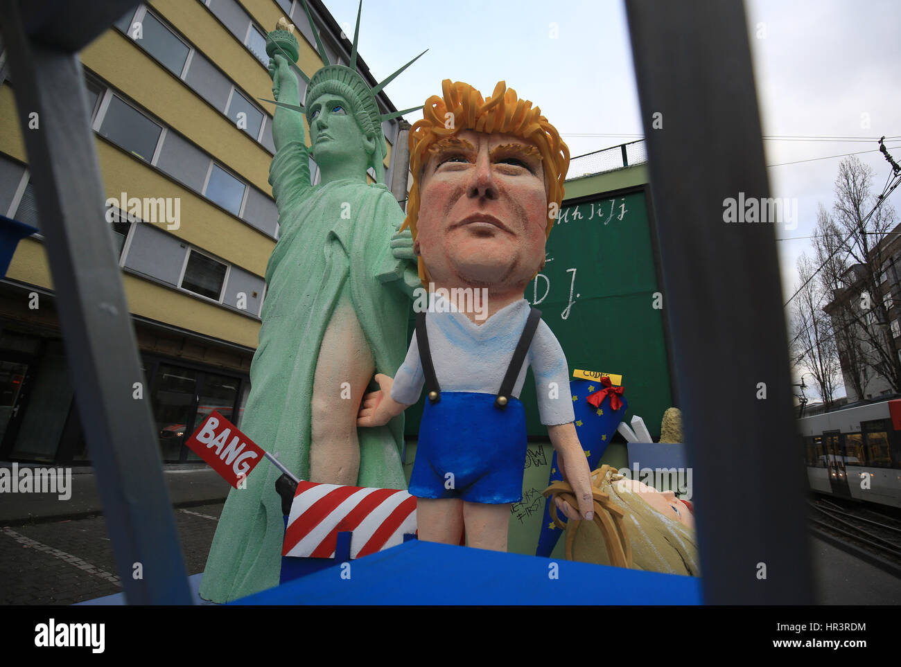 Cologne, Germany. 27th Feb, 2017. A float on US-President Donald Trump ...