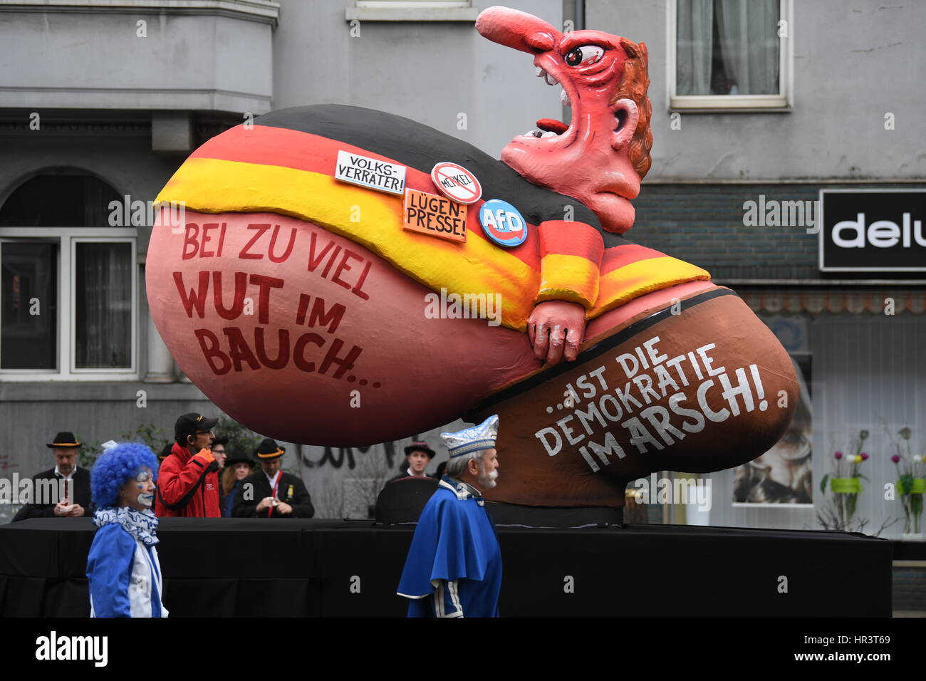Children on carnival float hi-res stock photography and images - Alamy