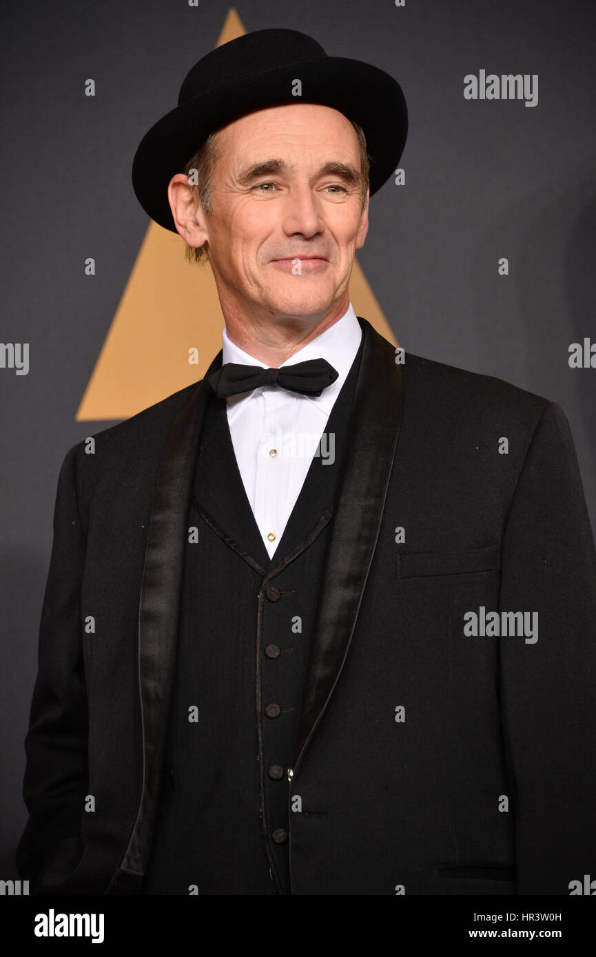 Sir mark rylance hi-res stock photography and images - Alamy