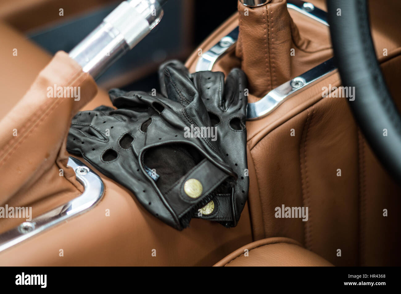 Open knuckle gloves hi-res stock photography and images - Alamy