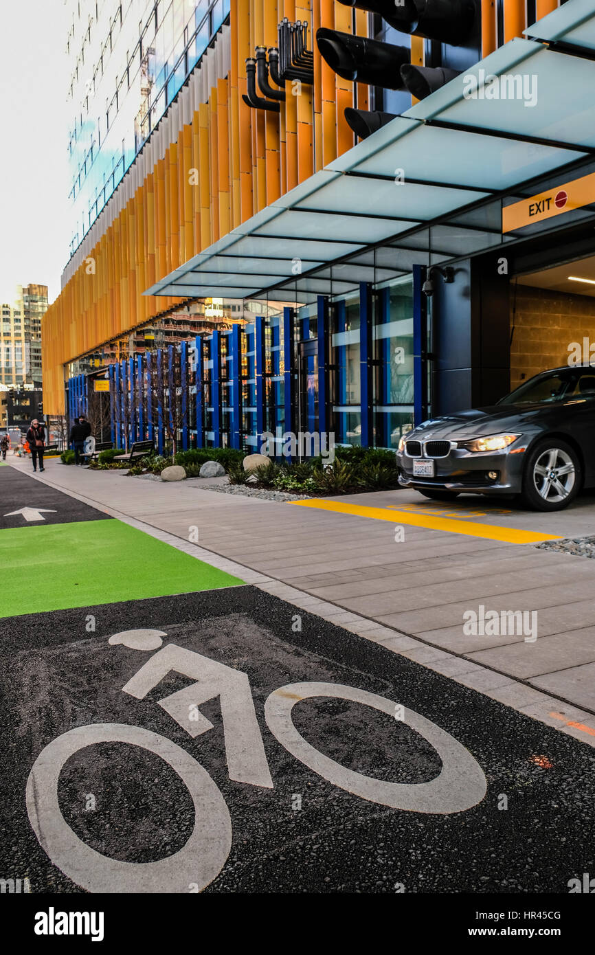 Protected bike lane hi-res stock photography and images - Alamy