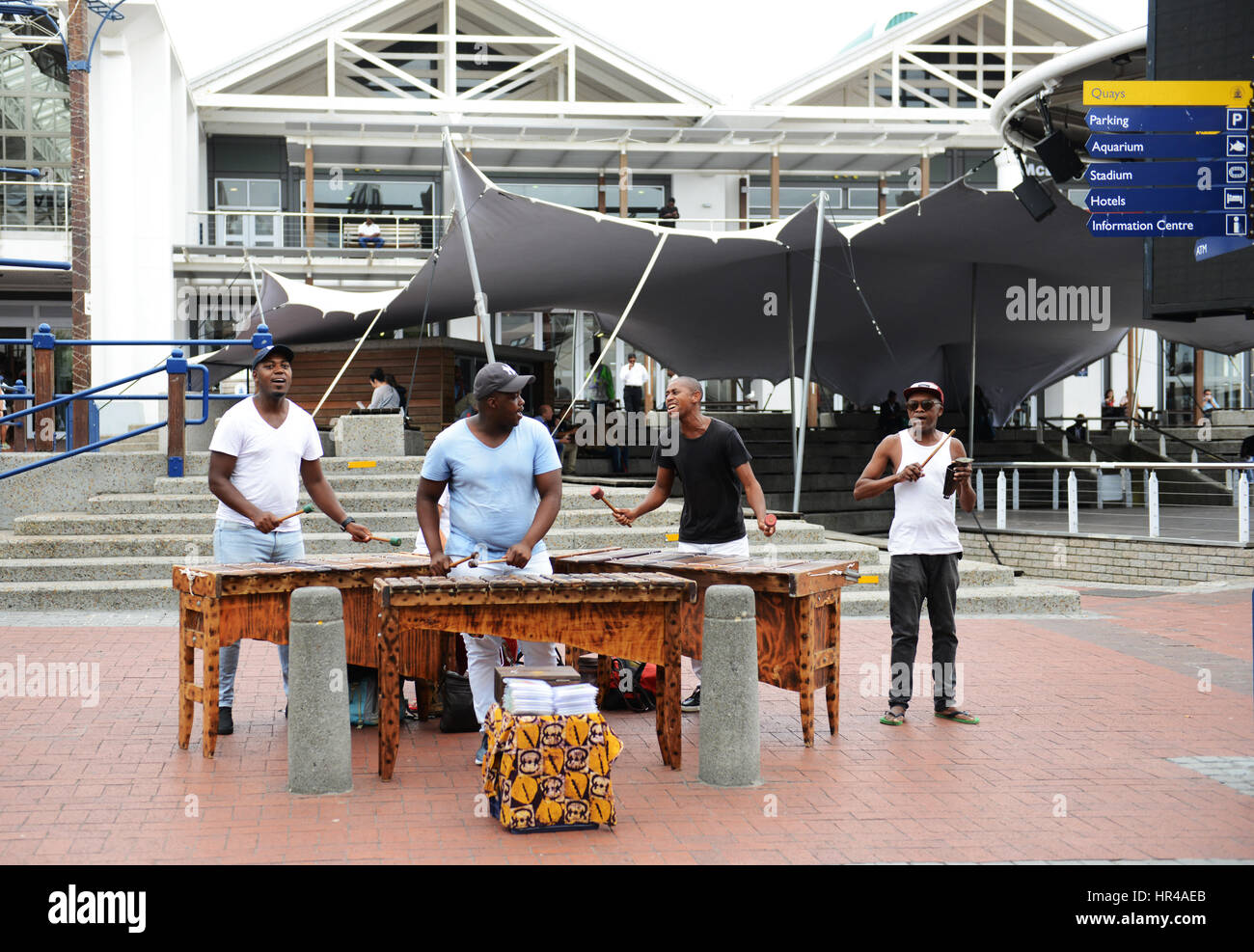 Marimba hi-res stock photography and images - Alamy