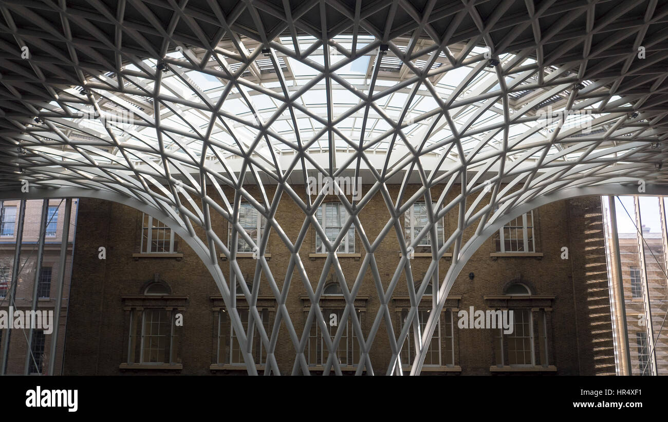 King's cross underground construction hi-res stock photography and ...