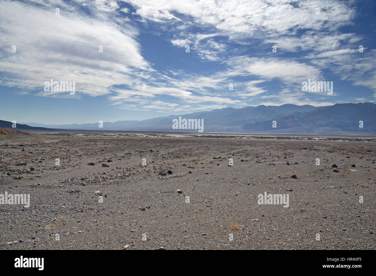 Gravel desert hi-res stock photography and images - Alamy