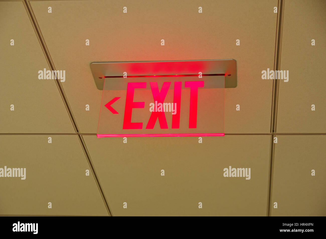 Exit sign red hi-res stock photography and images - Alamy