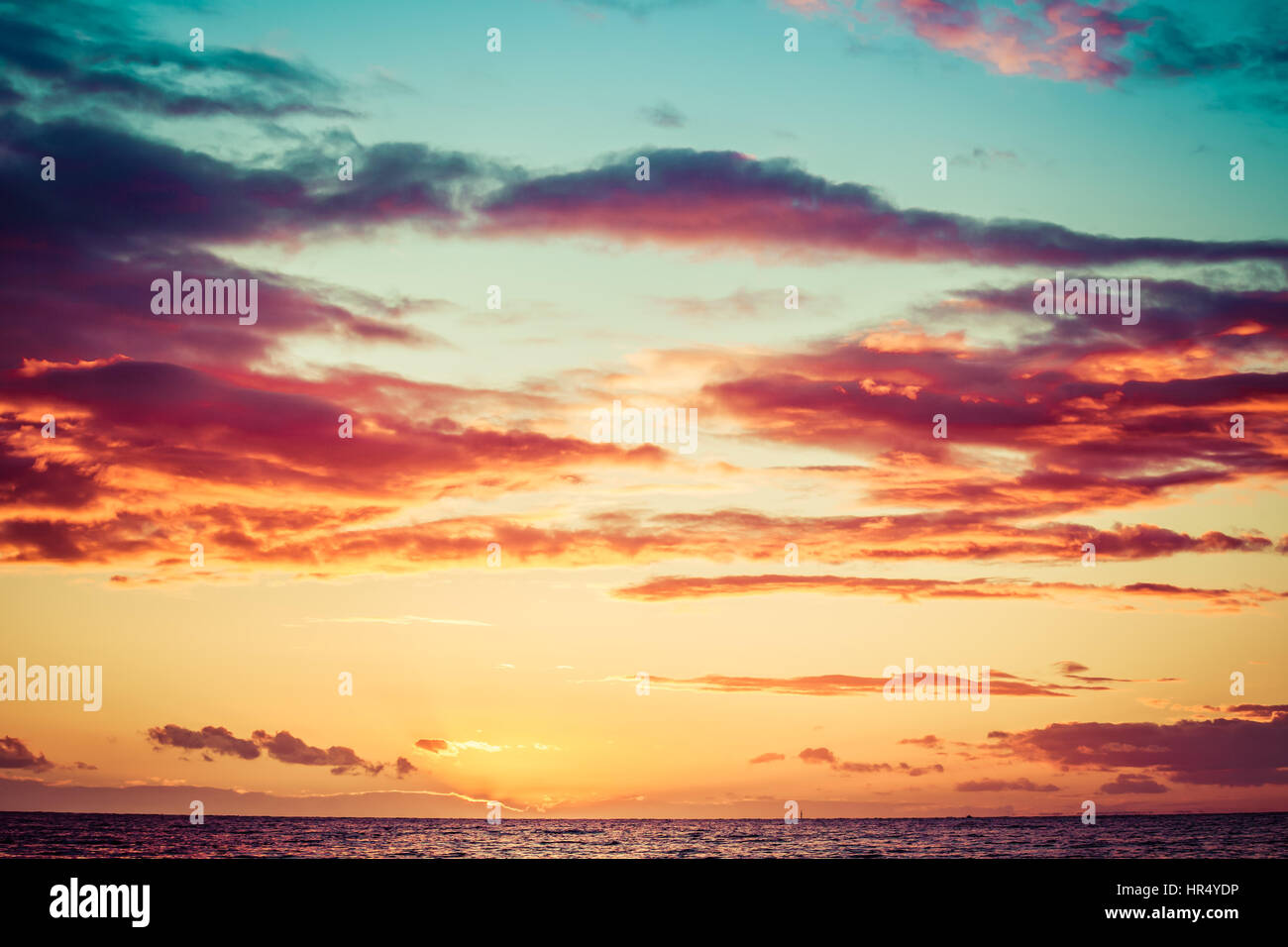 Beautiful sunset clouds over water hi-res stock photography and images ...