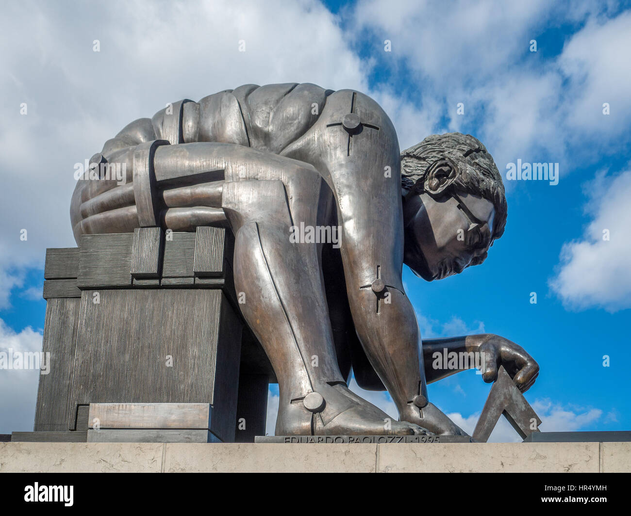 Sculpture of Newton by Eduardo Paolozzi outside the British Library ...