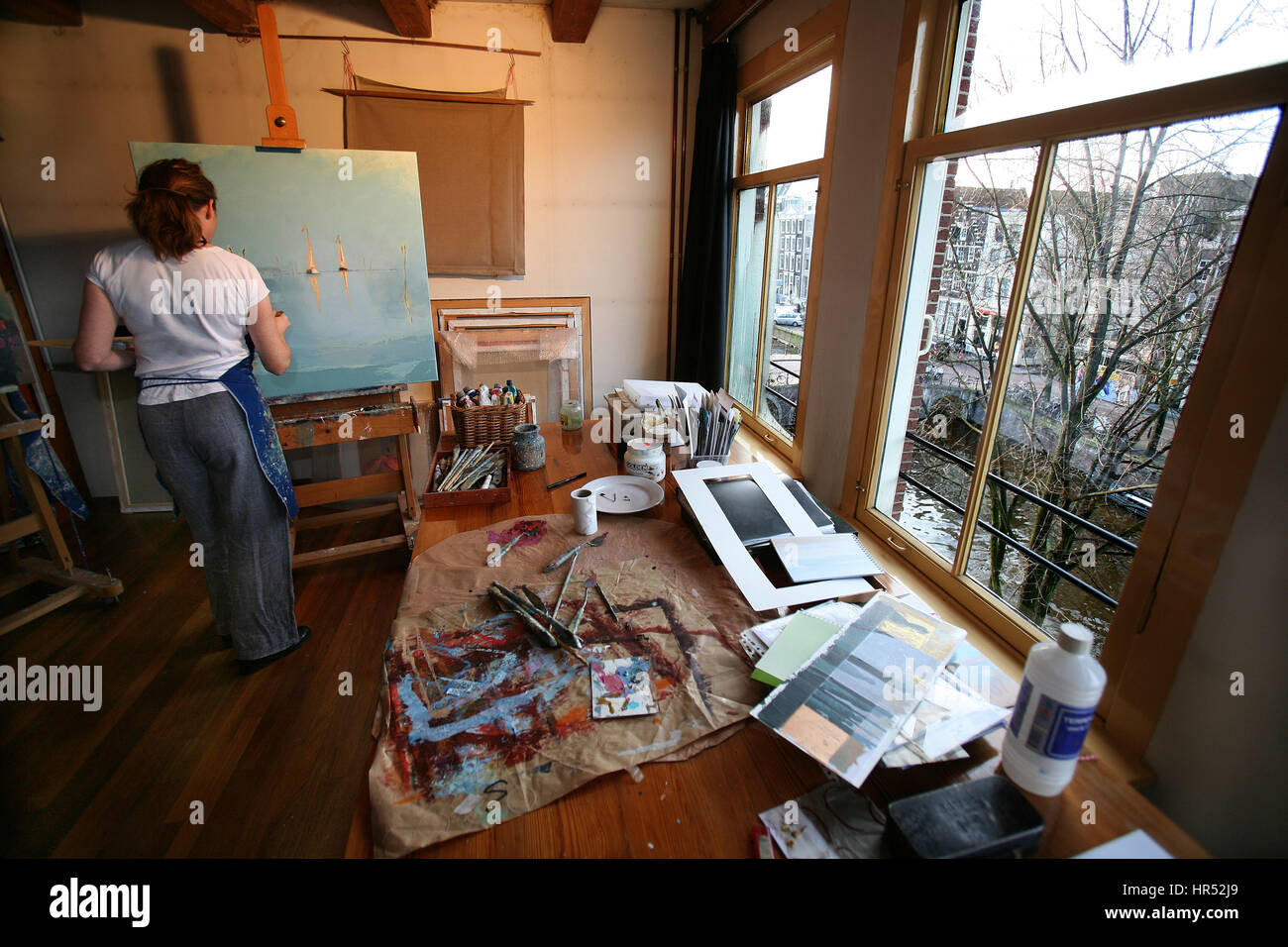 art painter at work Stock Photo - Alamy