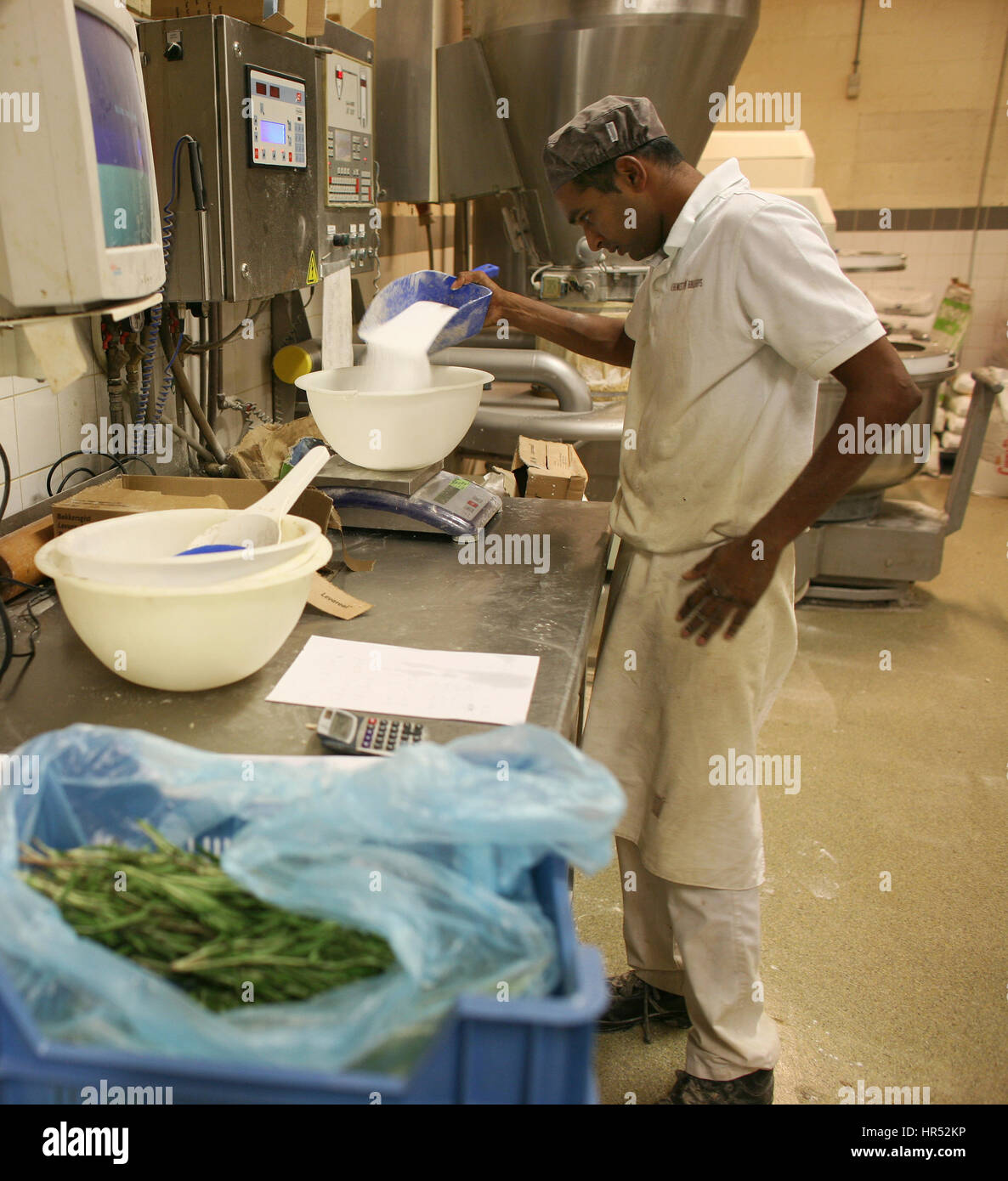 baker at work Stock Photo - Alamy